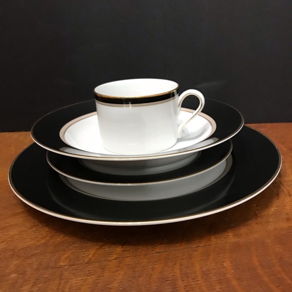 Mikasa | Dining | Mikasa Grandeur Black China Set 4 Pc | Poshmark